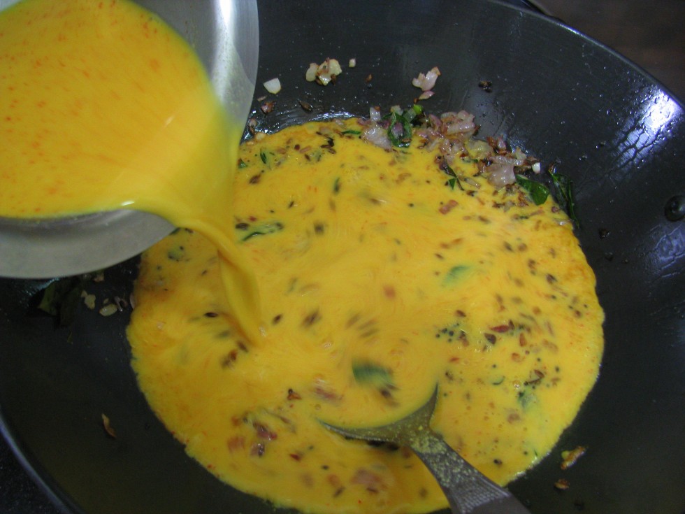 Pitla Recipe | Maharastrian Besan Pithla – HealthyVegRecipes