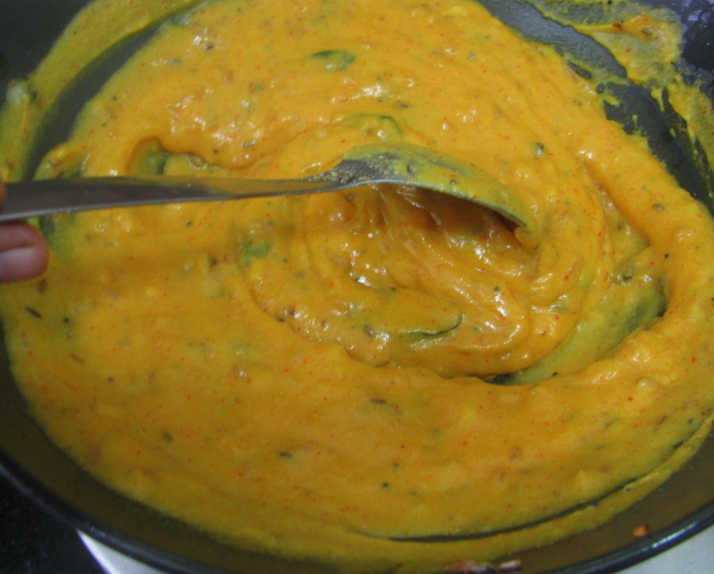 Pitla Recipe | Maharastrian Besan Pithla – HealthyVegRecipes